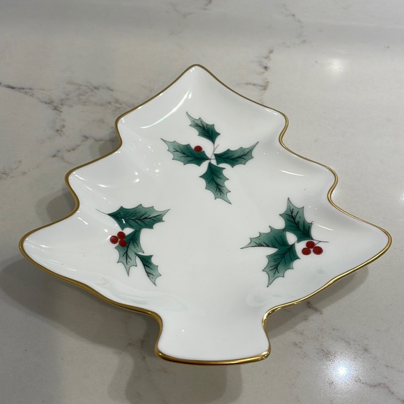 Mikasa | Holiday | Mikasa Bone China Tree Tray Ribbon Holly Pattern ...